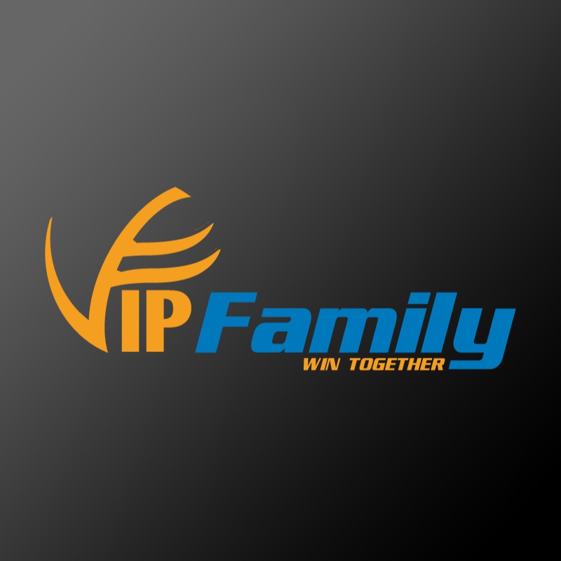 Famous Family Logo